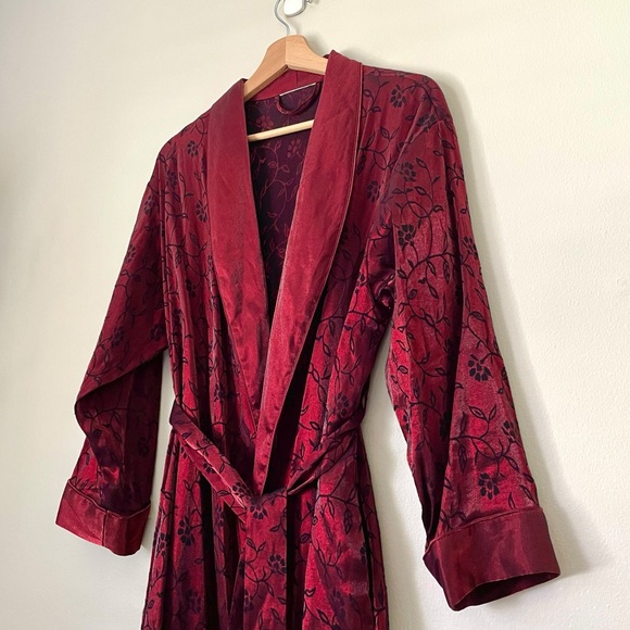 Intimates & Sleepwear | Vintage Red Satin Floral Robe | Poshmark